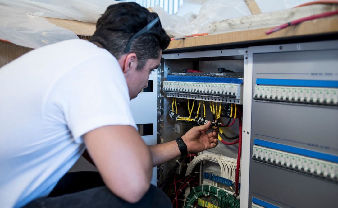British Marine Electrical Technician BMET :: British Marine